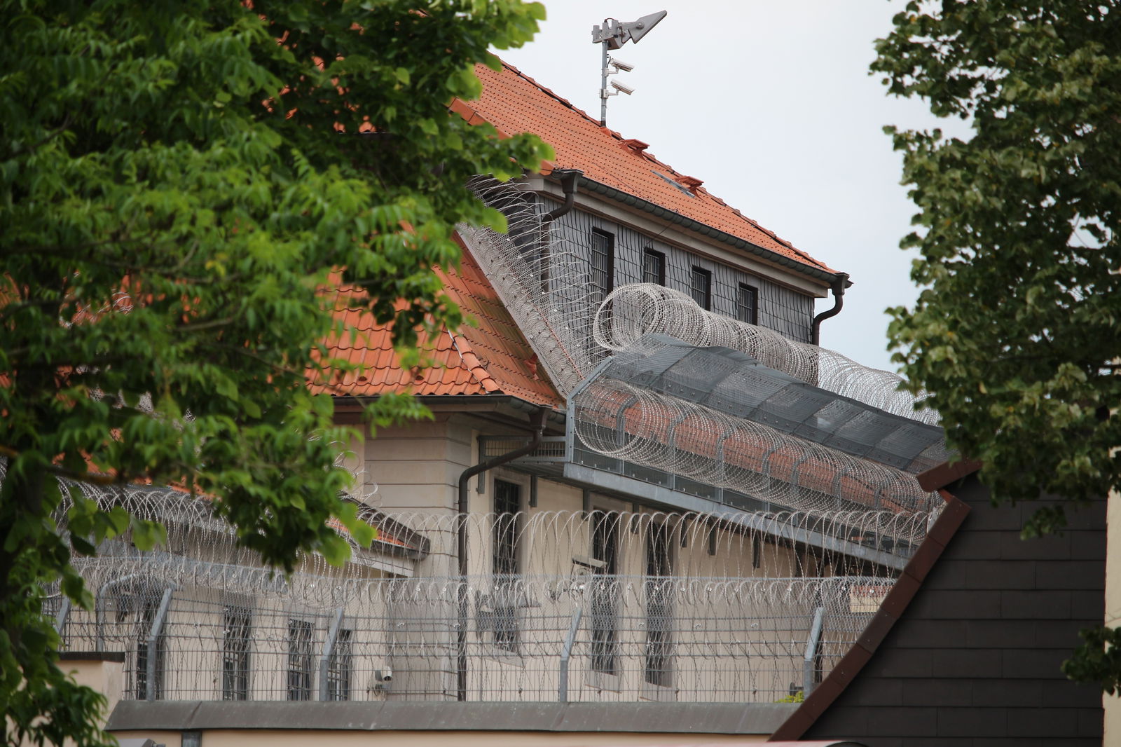 100 Jahre Schwarzes Kreuz: Mit Gottes Liebe Straffälligen den Rücken ...